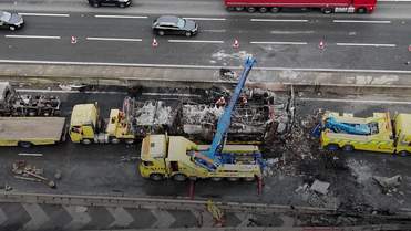 lorry fire m25