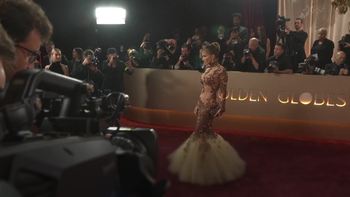 jennifer lawrence golden globes gold dress