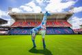 CPFC Squad Sign Croydon Giraffe - Crystal Palace F.C.