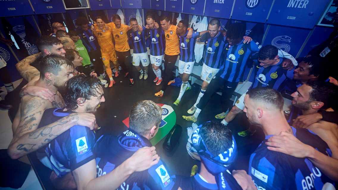 The Nerazzurri party in the dressing room | Inter.it